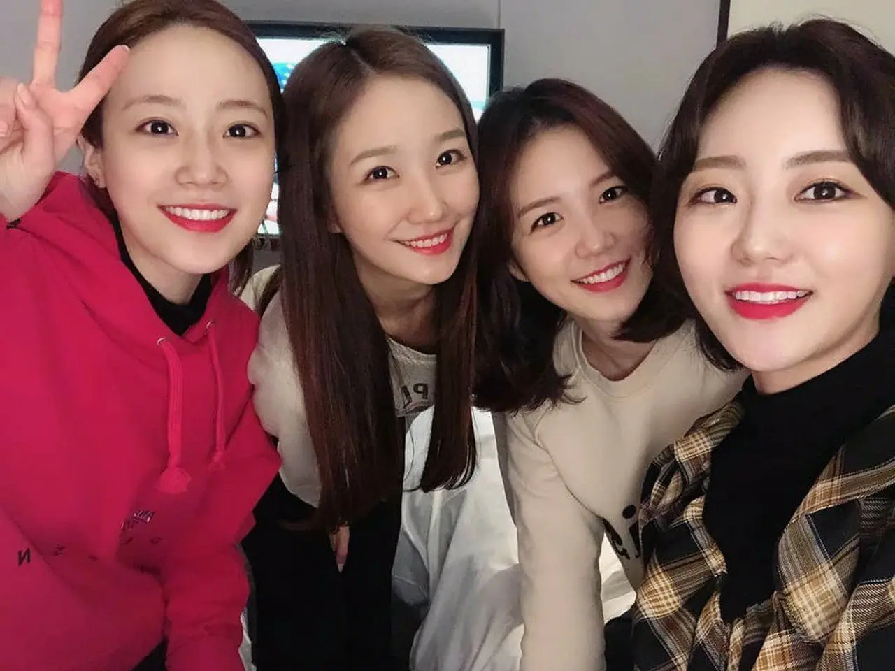 【g公式】KARA_ヨンジ、家族の集いを公開。 | wowKorea（ワウコリア）