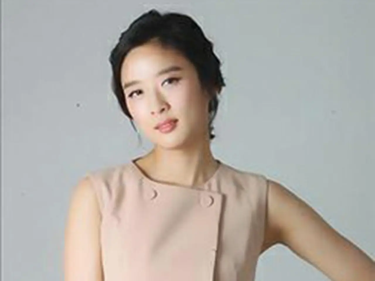 イ・チョンア、靴ブランド「FFEFF」専属モデルに抜てき | wowKorea（ワウコリア）