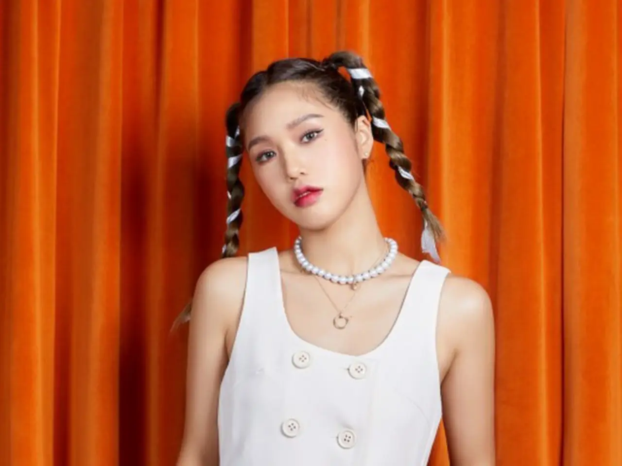 「OH MY GIRL」ミミ、「ミュージックバンク」スペシャルMC | wowKorea（ワウコリア）