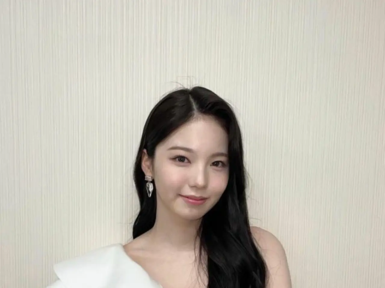 「NiziU」AYAKA、“KCON”MCの感想伝える「緊張したけど楽しかった」 | wowKorea（ワウコリア）