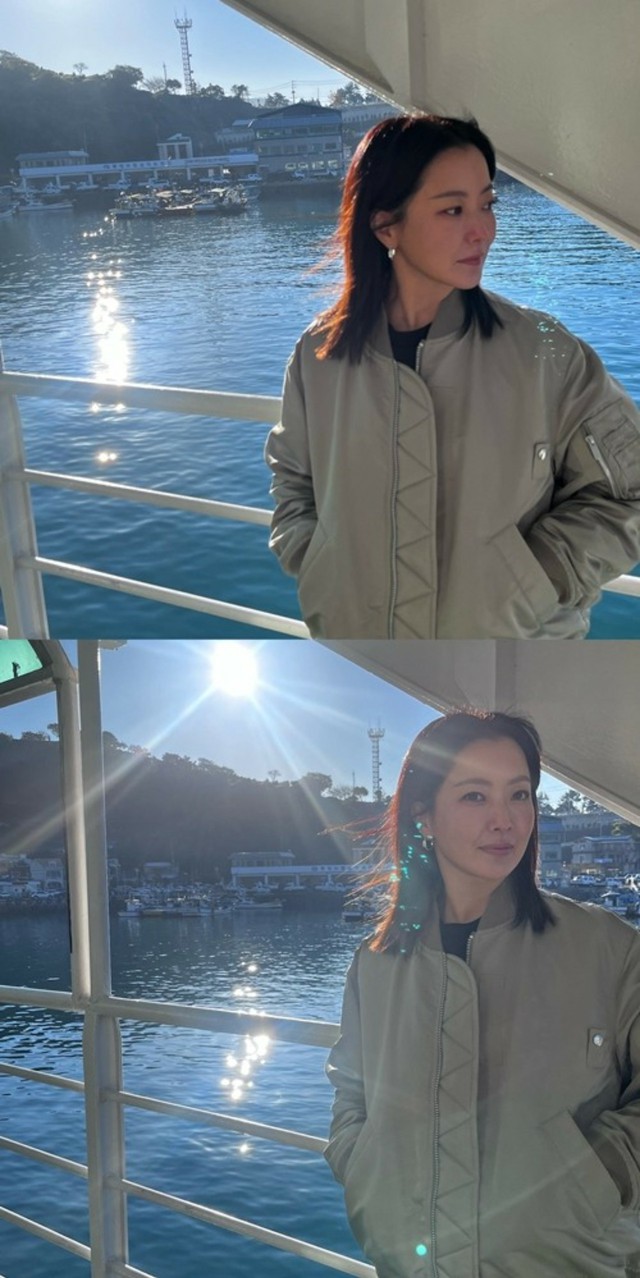 女優キム・ヒソン、風に髪が舞っても世界で一番美しい?自他ともに認める“女神”のオフショット K Pop、韓国エンタメニュース、取材レポート