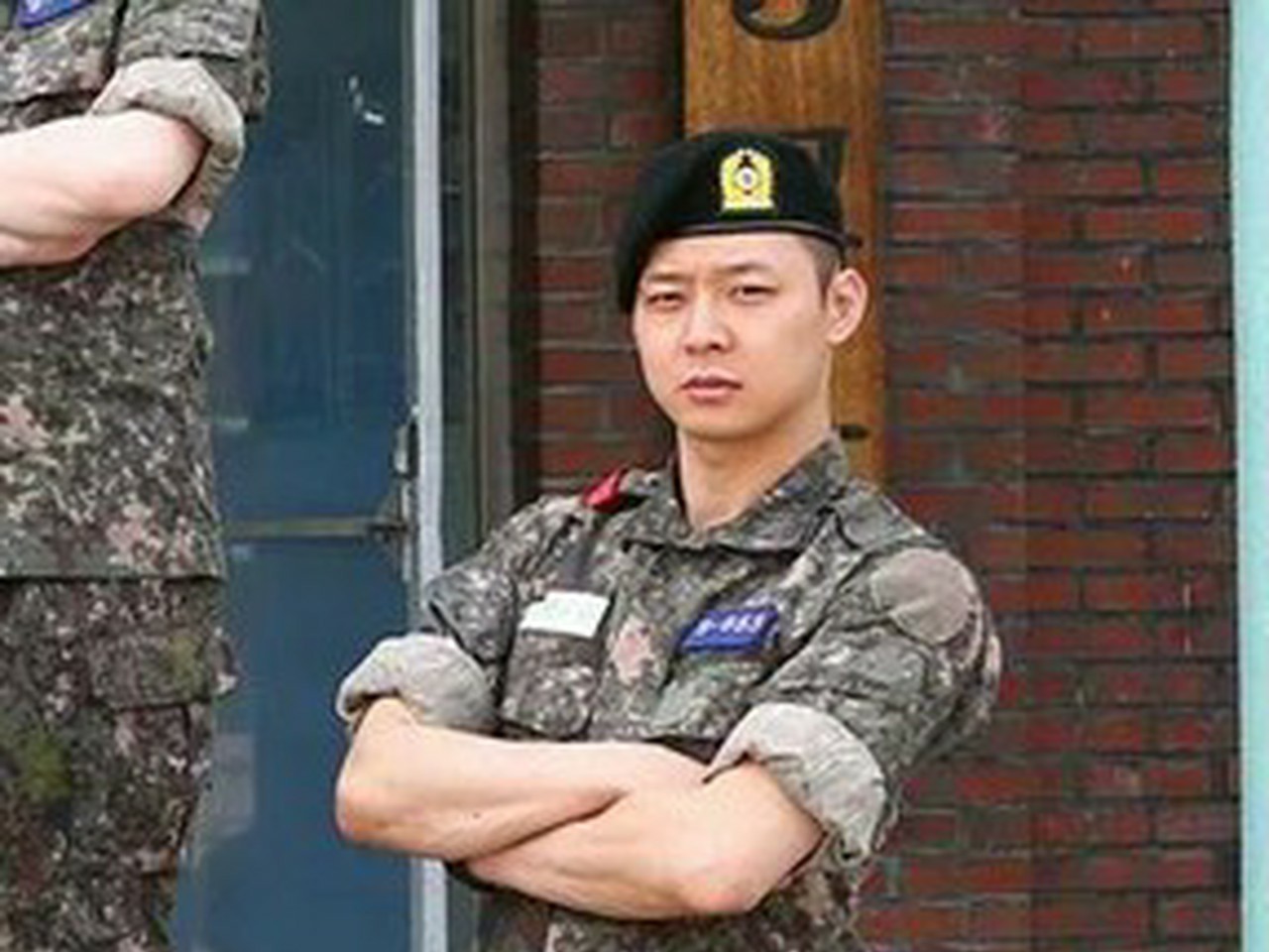 軍隊の「JYJ」ユチョン、凛々しい姿 | wowKorea（ワウコリア）