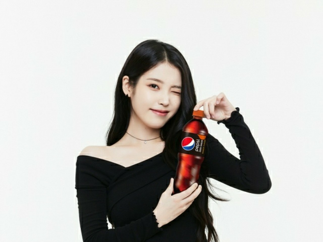 歌手IU（アイユー）、「ゼロシュガー」モデルらしい爽快なビジュアル | wowKorea（ワウコリア）