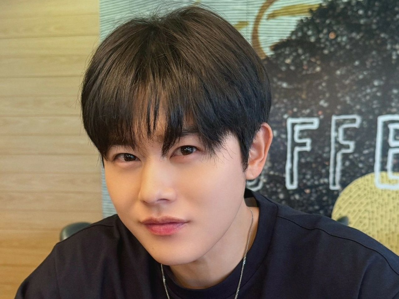 キム・ドンジュン（ZE：A）、ハンバーガーを食べる姿もイケメン | wowKorea（ワウコリア）